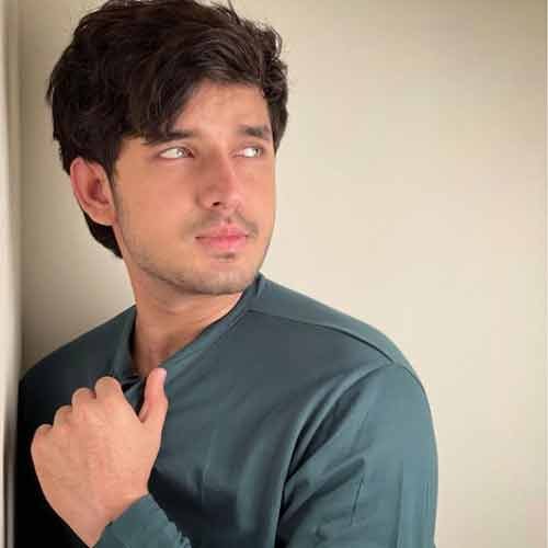 Paras Kalnawat Height, Affairs, Parents, Wife, Income & Age - info Knocks