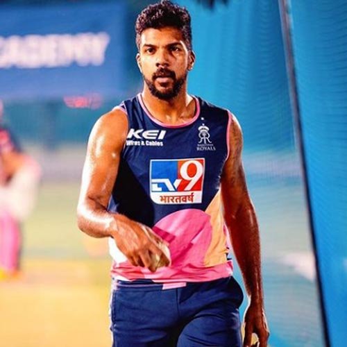 Varun Aaron Bio, Height, Parents, Wife, Income & Age - info Knocks